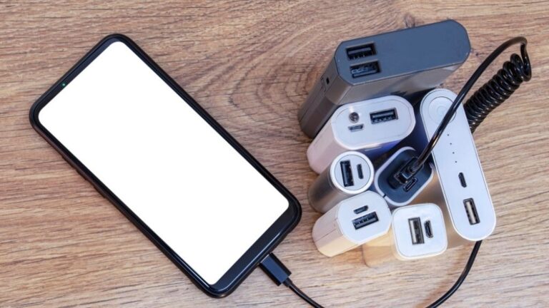 My Phone Won't Charge Past 1 Percent- Reasons And Fixes - Techtista